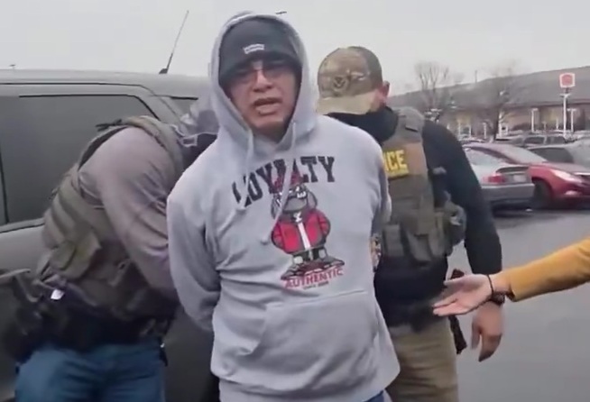 Nasty Hood Rat Freaks Out at Pizza Place Because She's Hungry, Tries to ...