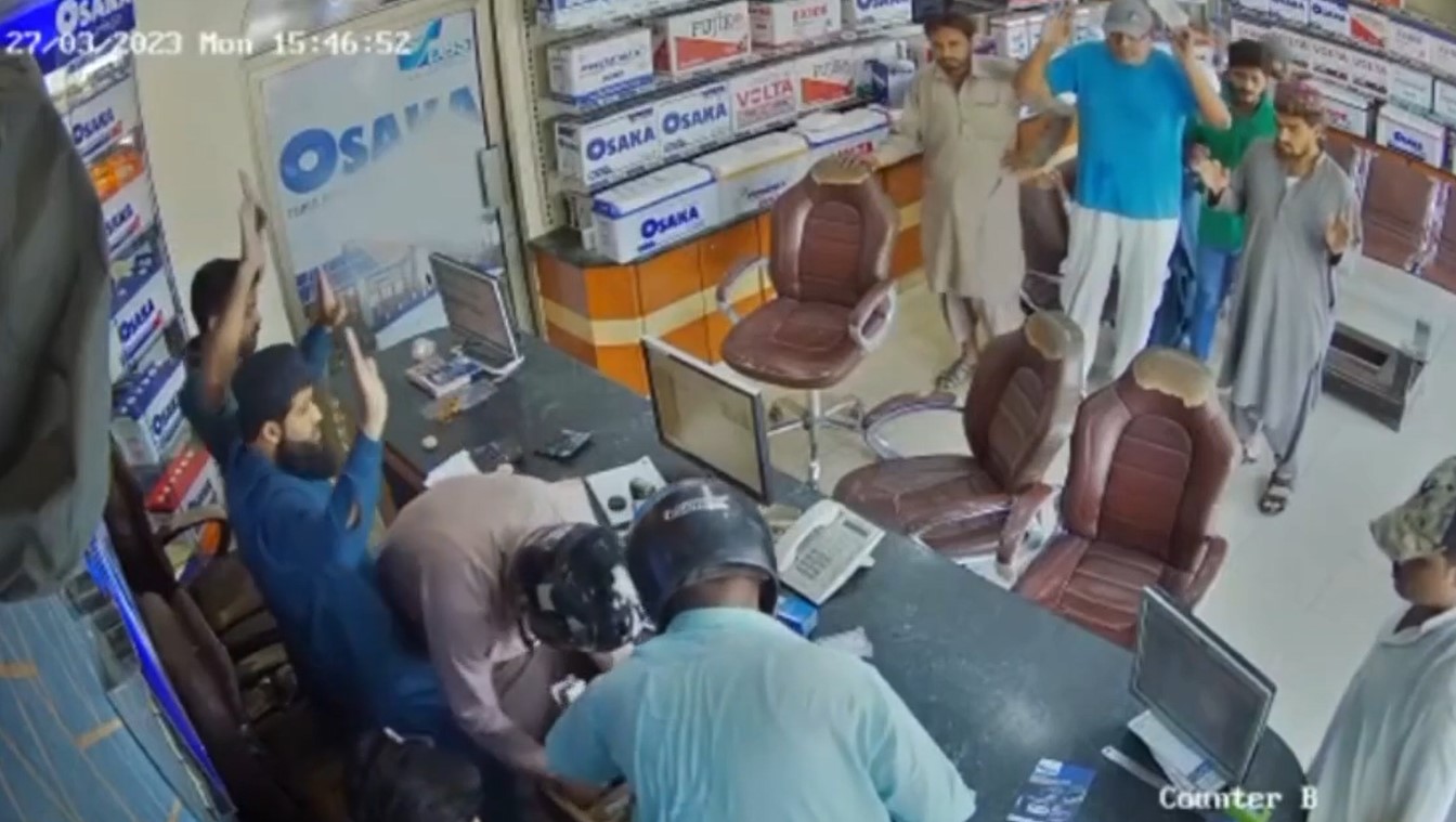 Armed Robbery Goes Very Wrong For The Bad Guys