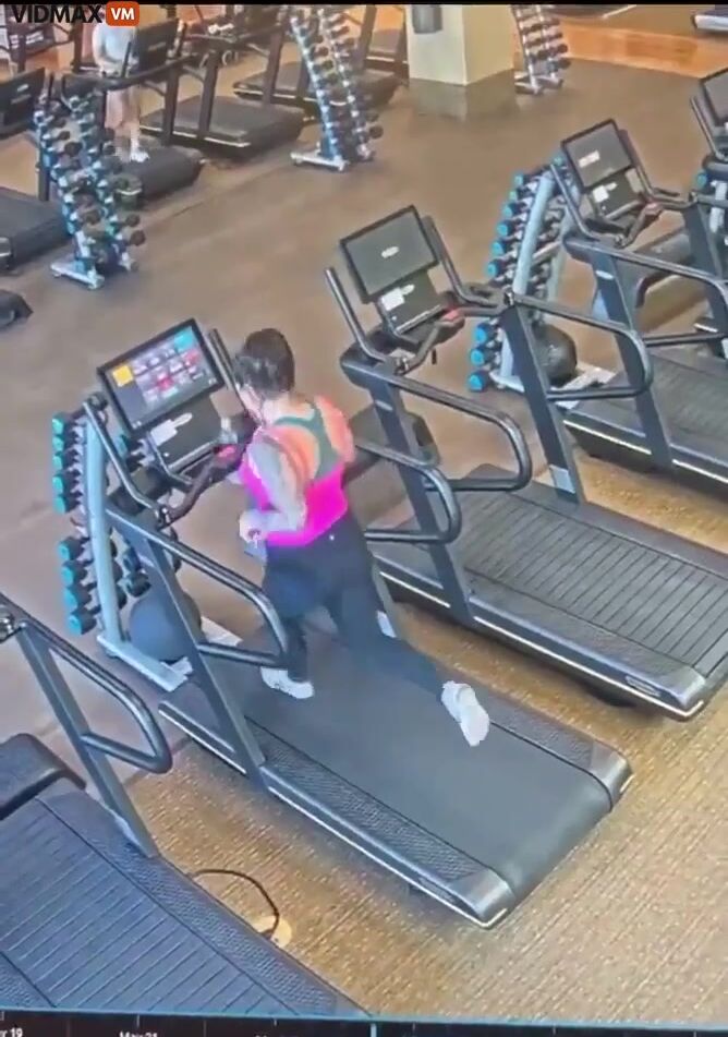 The Most Epic Embarrassing Treadmill Moment EVER!! OUCH!!
