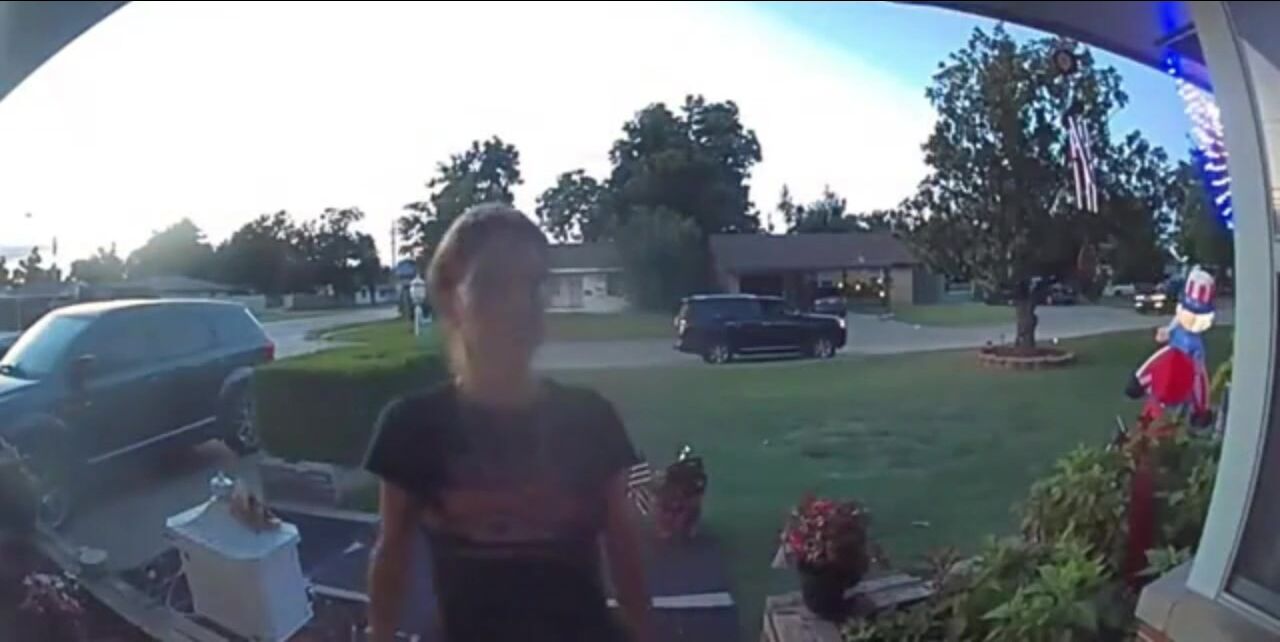 Karen Threatens to Blow up Neighbors House Because He's Republican.