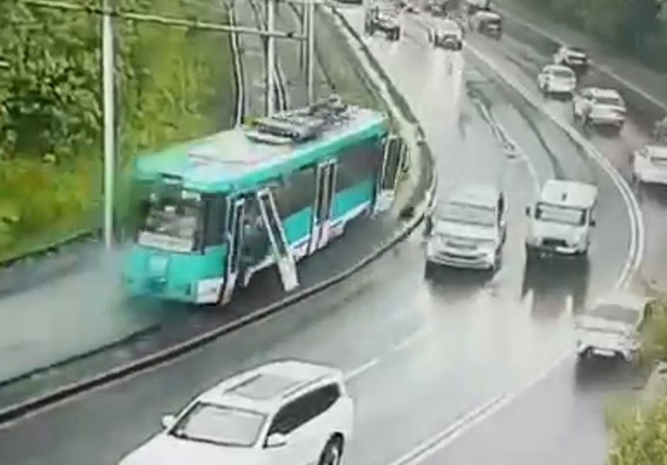 New Fear Unlocked: Doors Fly Open on Tram as Brakes Fail tossing Passengers onto the Street