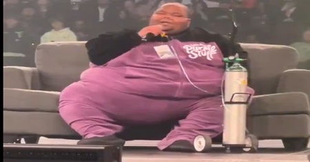 Obese Rapper Dave Blunts Needs an Oxegen Tank and a Couch as a Chair ...