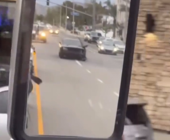 1 killed, 6 hospitalized in multi-vehicle Riverside crash