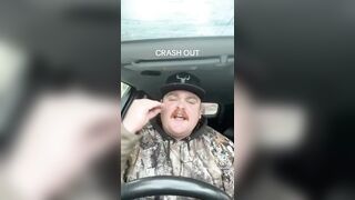 Country singer Bryan Andrews speaks out against ICE.